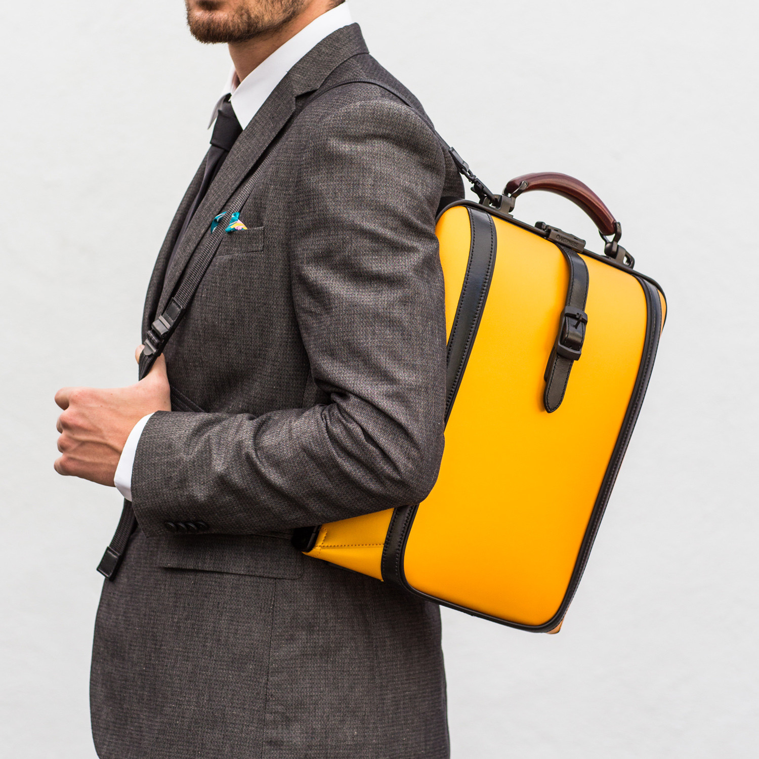 Artphere Executive Luxe Briefcase (Black) - Beylerian Collection ...