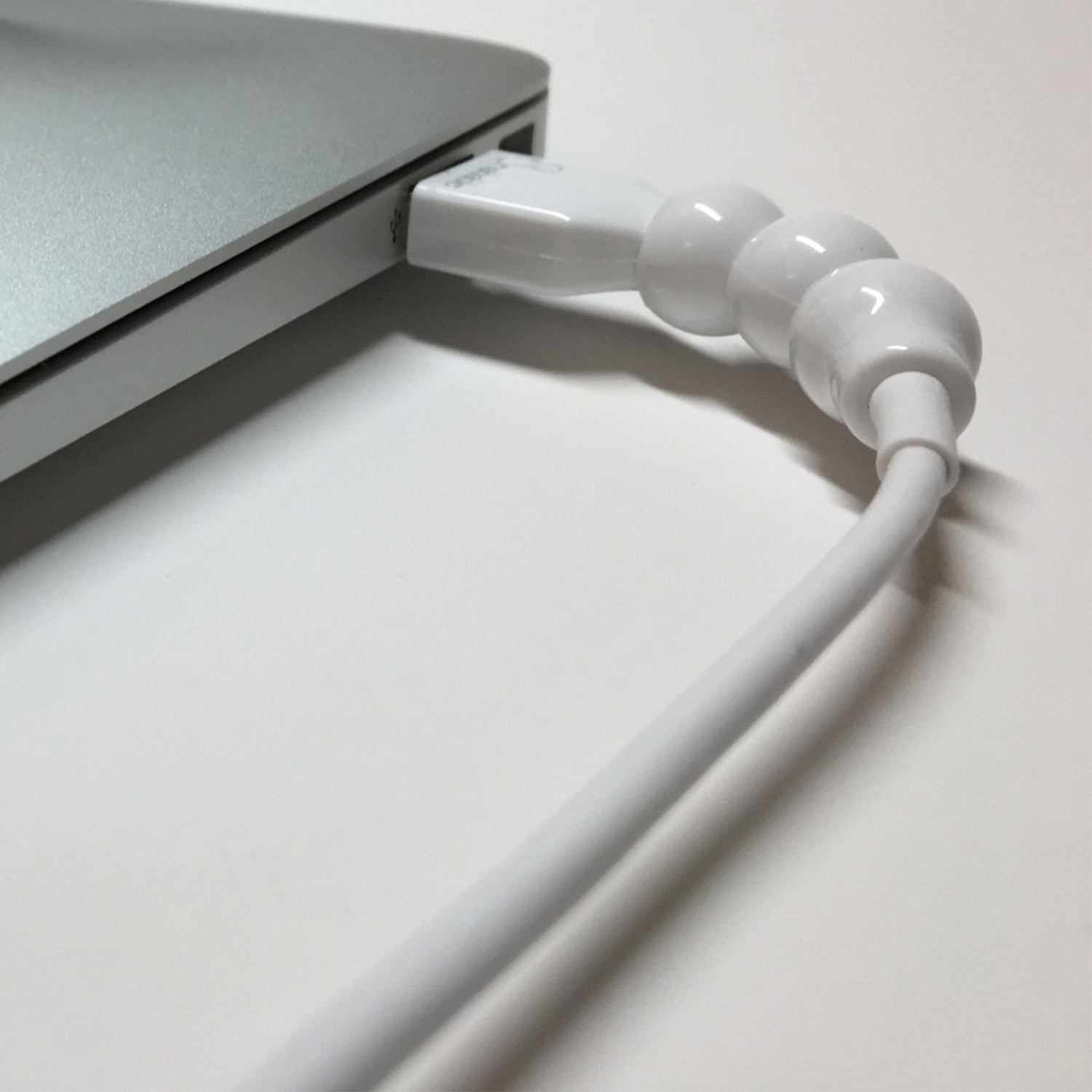 Snakable Armored MFI Certified Lightning Cable (Cloud White) - Snakable ...