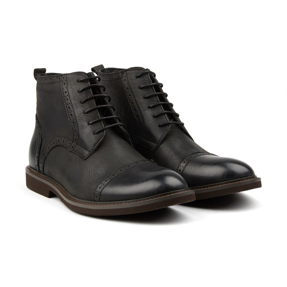 J75 by JUMP - Style-Savvy Leather Shoes - Touch of Modern