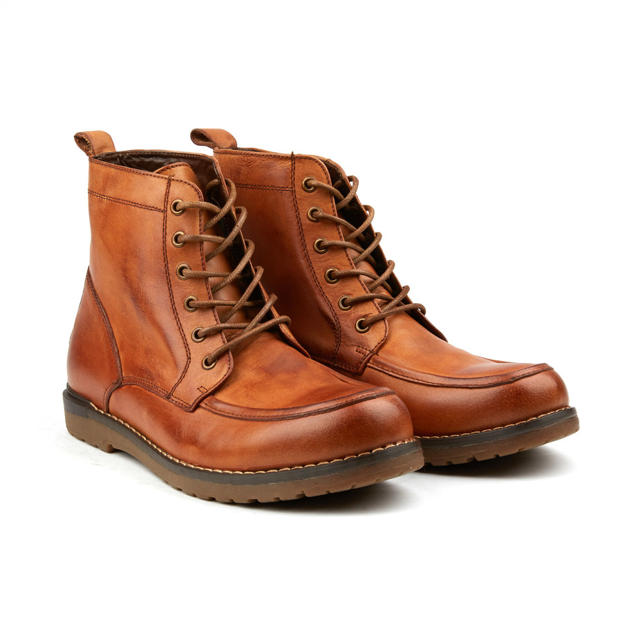 J75 by JUMP - Style-Savvy Leather Shoes - Touch of Modern