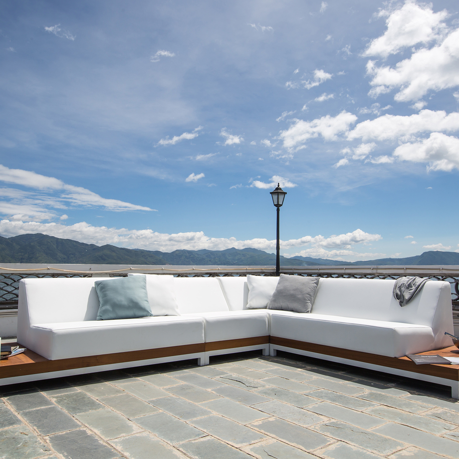 Maze Lounge - Elevate Your Rooftop Oasis - Touch of Modern