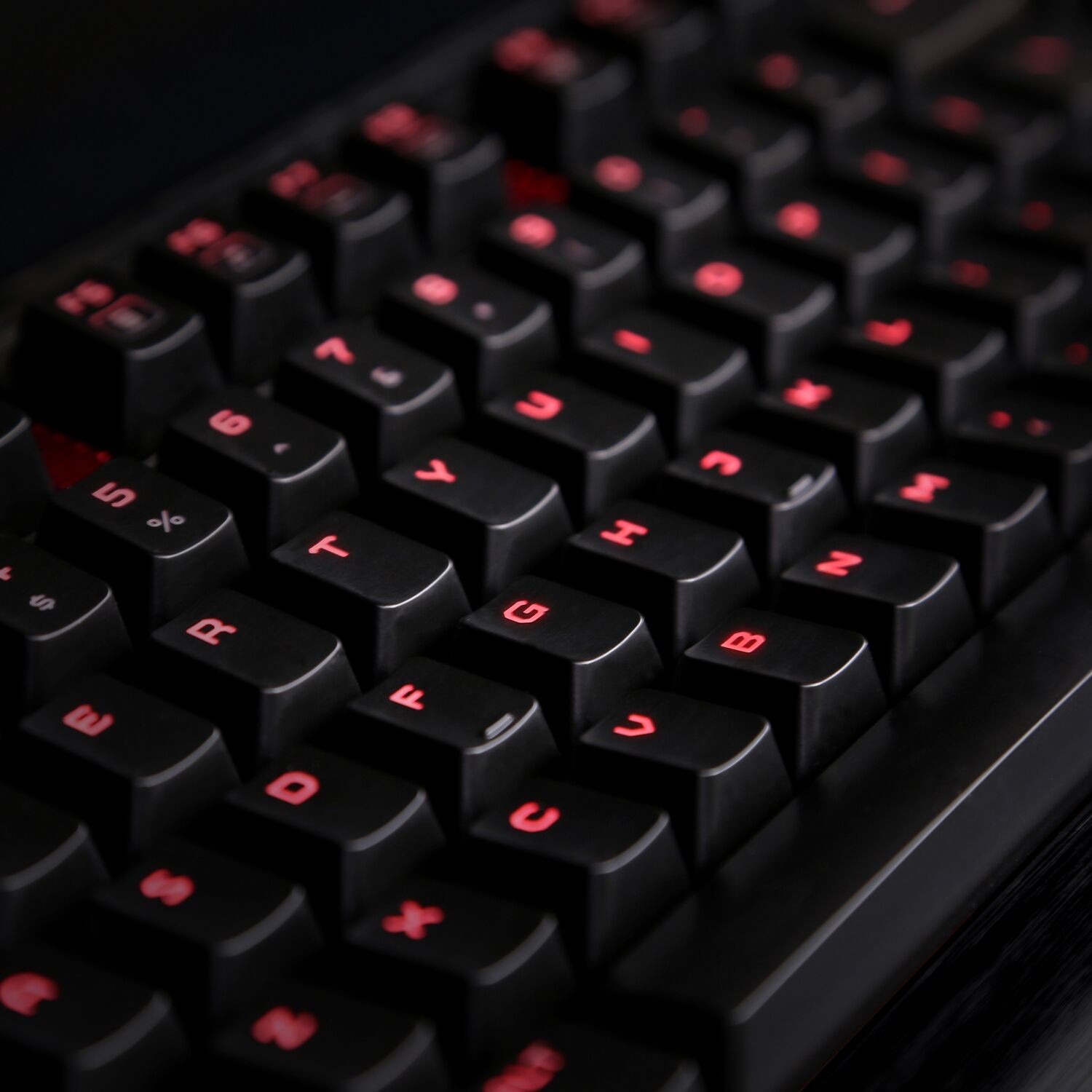 MGK Armato Gaming Keyboard - Azio - Touch of Modern
