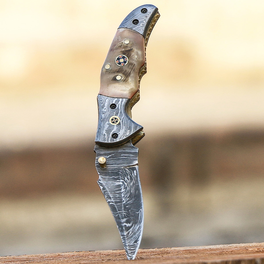 Vision Knives - Versatile Damascus Steel Blades - Touch of Modern