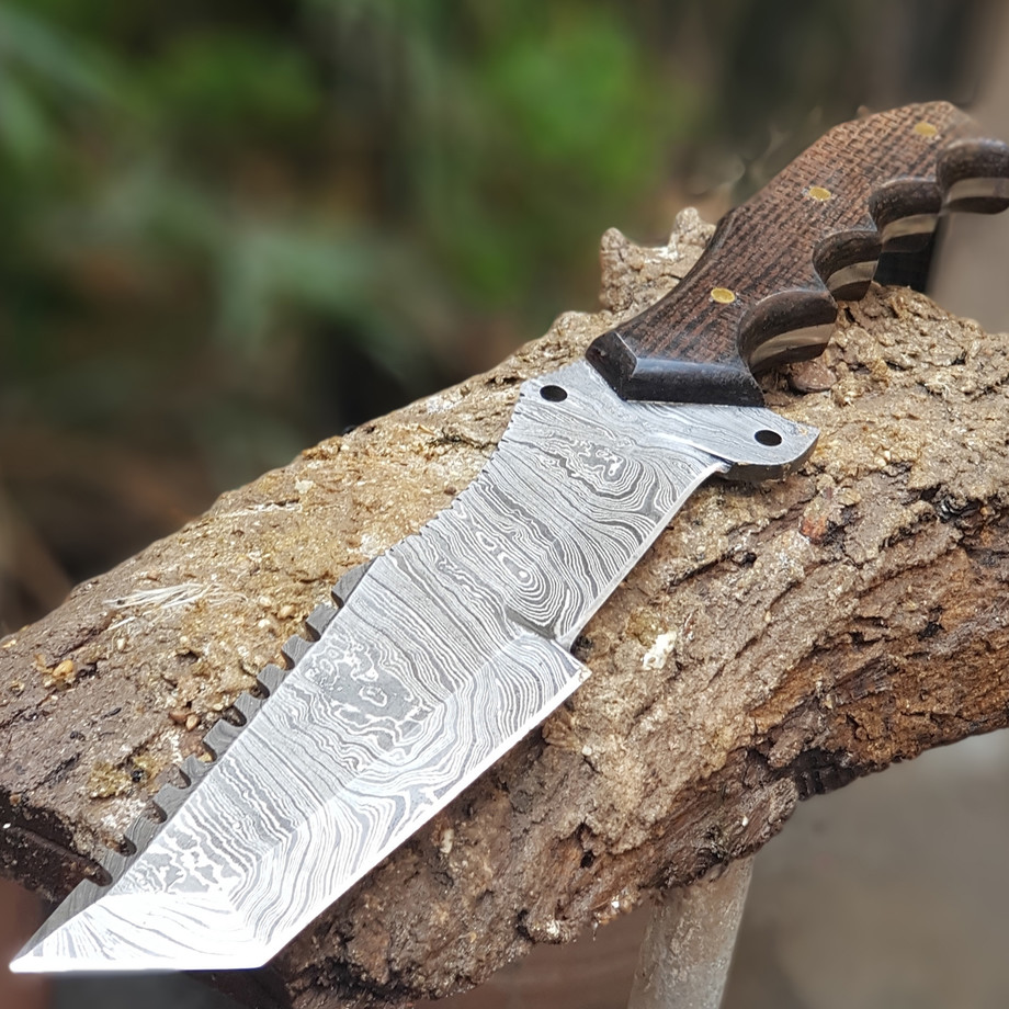 Vision Knives - Versatile Damascus Steel Blades - Touch of Modern