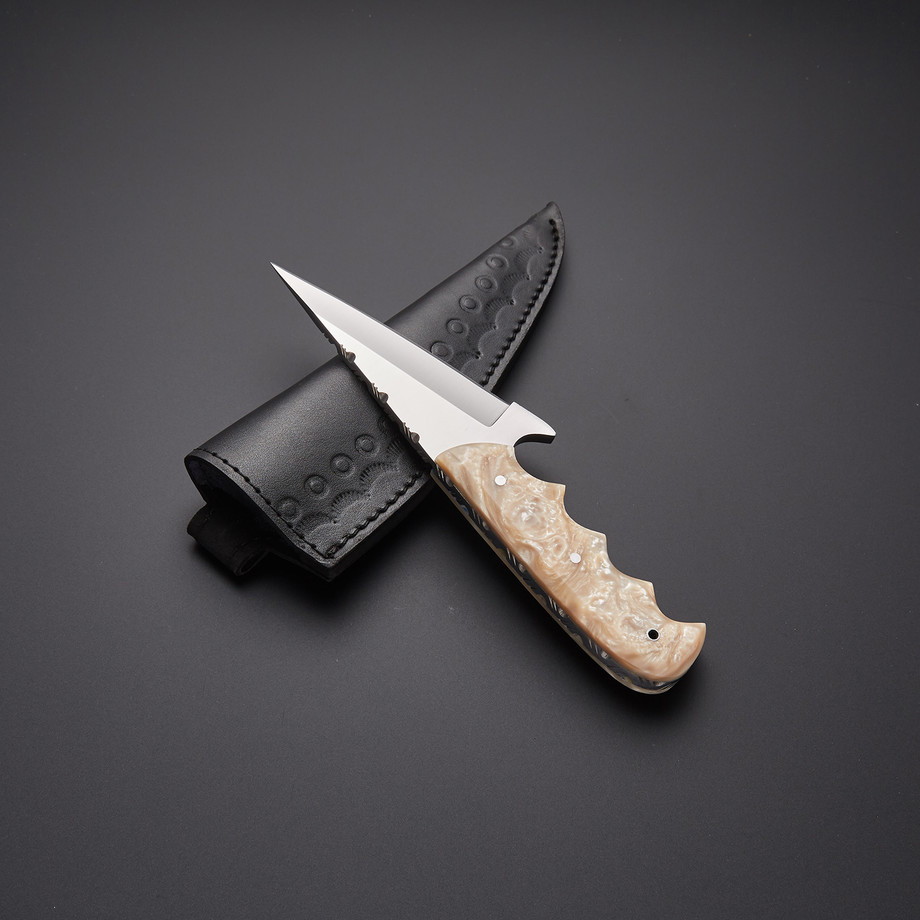 RaB Cutlery World - Impressive D2 + Damascus Blades - Touch of Modern
