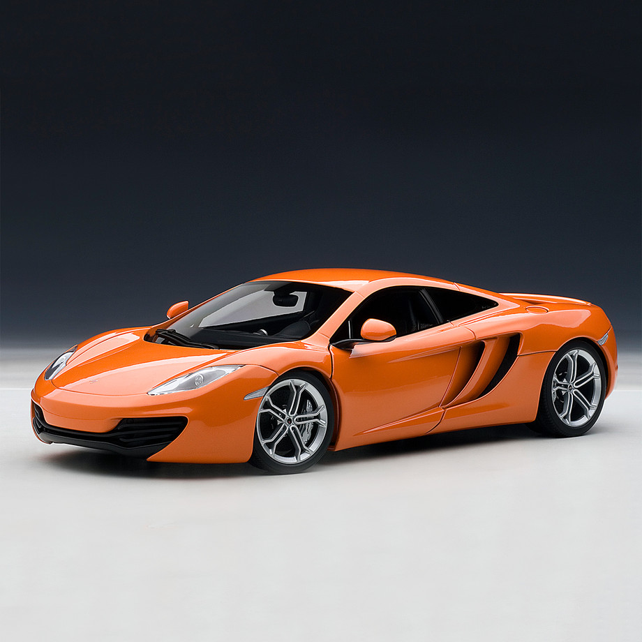 AutoArt - Exquisitely Detailed Scale Models - Touch of Modern