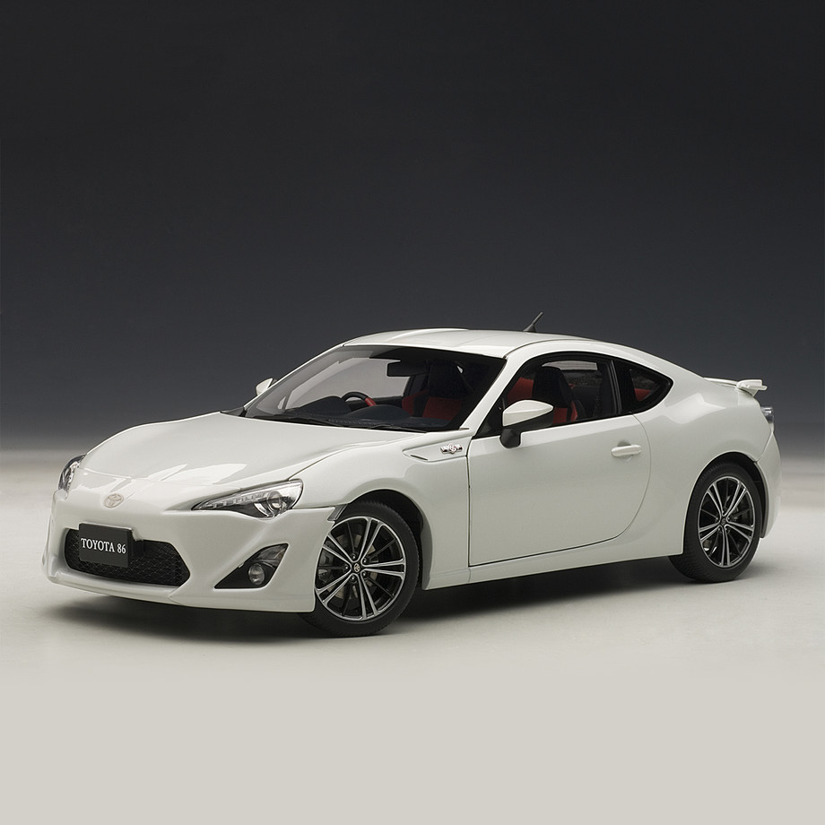 AUTOArt - Precisely Detailed Car Miniatures - Touch of Modern