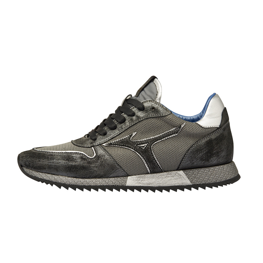 Mizuno - Fashionable Sport Sneakers - Touch of Modern
