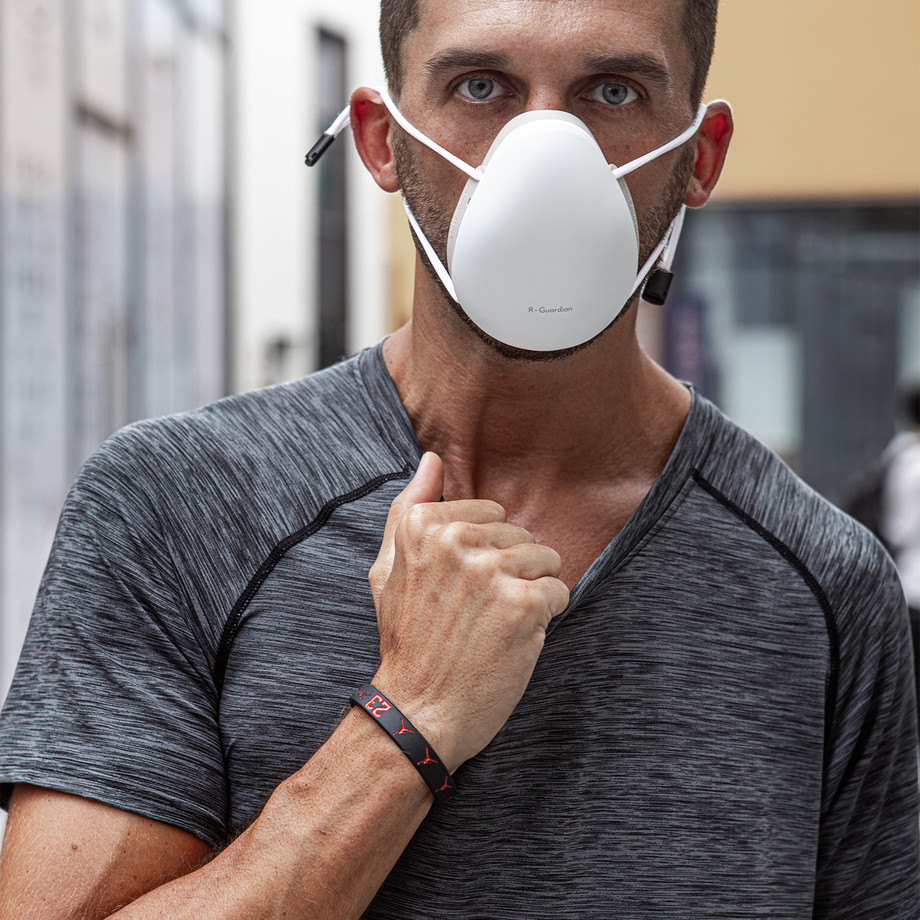 AirZ - Active Air Flow Mask - Touch of Modern