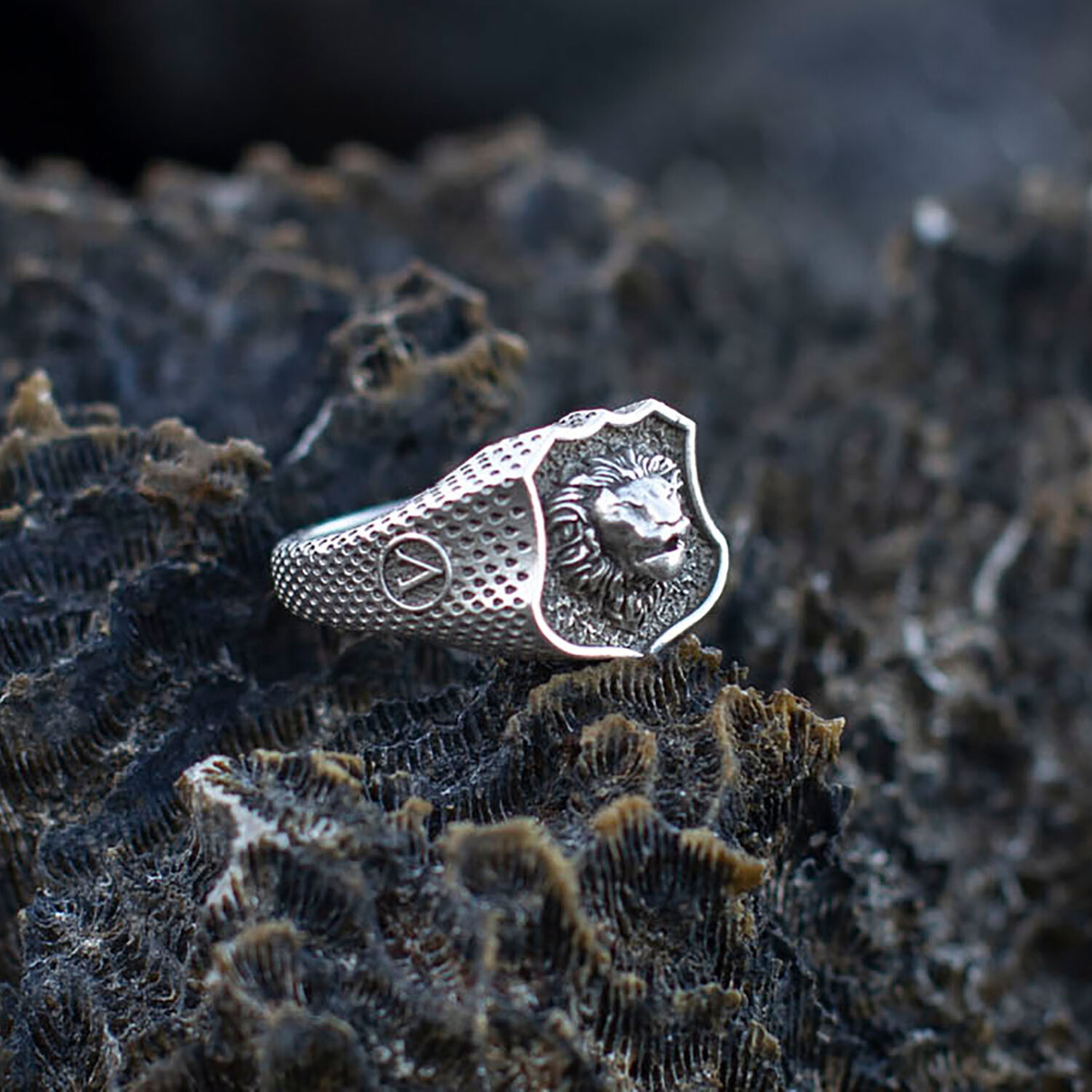Signet Lion Face Ring // Heirloom Lion Collection // Silver (7.5 ...