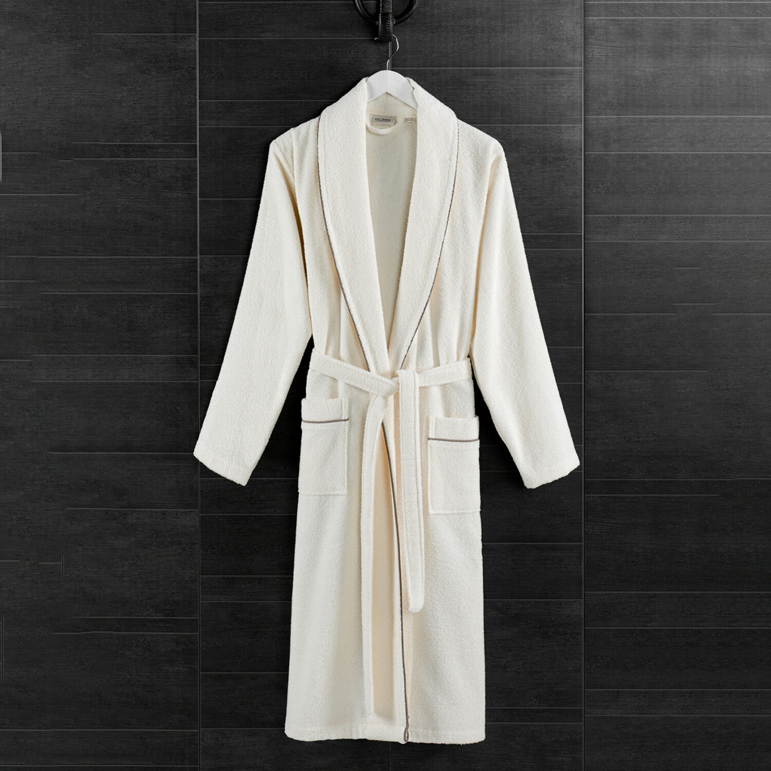 Prestige Shawl Collar Bathrobe // Off White (Small/Medium) - Denizli ...
