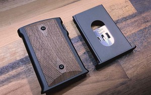 M1911 - The Reloading Card Holder - Touch of Modern